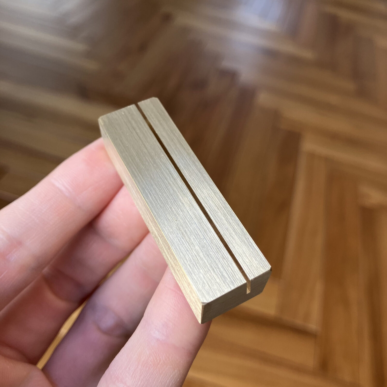 真鍮製のカードスタンド’Brass card stand’ - 文房具愛好家fumiの備忘録